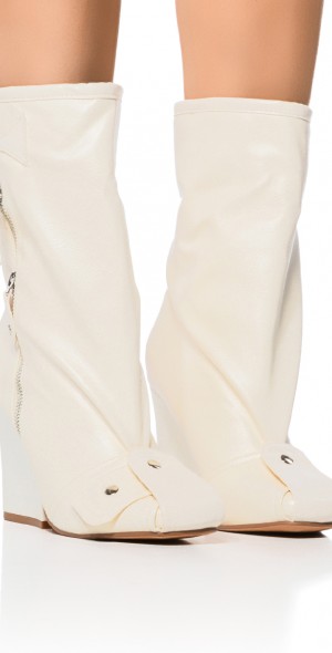 AKIRA - AZALEA WANG MAYU INDUSTRIAL LOOK BOOTIE IN CREAM
