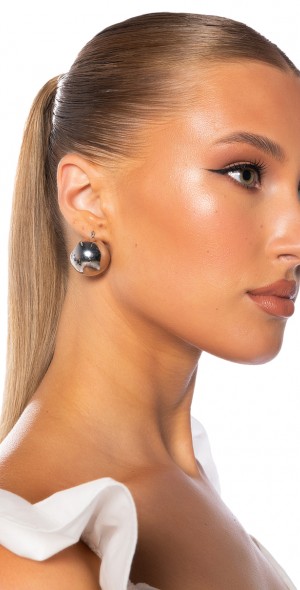 AKIRA - BOUNCE AROUND BUBBLE HOOPS