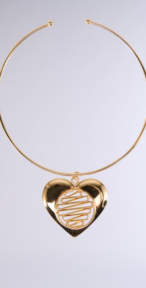 AKIRA - CROSS MY HEART NECKLACE