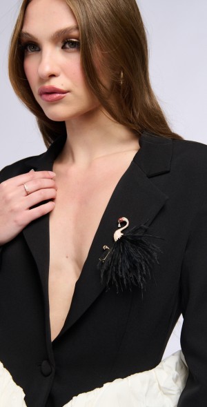 AKIRA - FLAMINGO BABE BROOCH