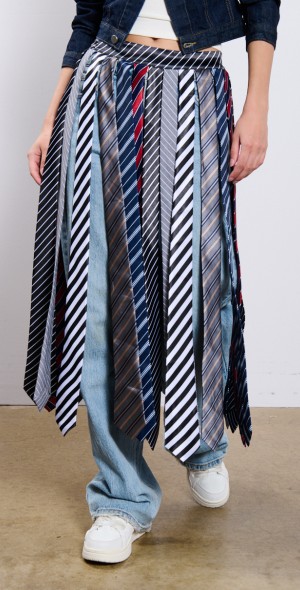 AKIRA - TIE ME DOWN MIDI SKIRT