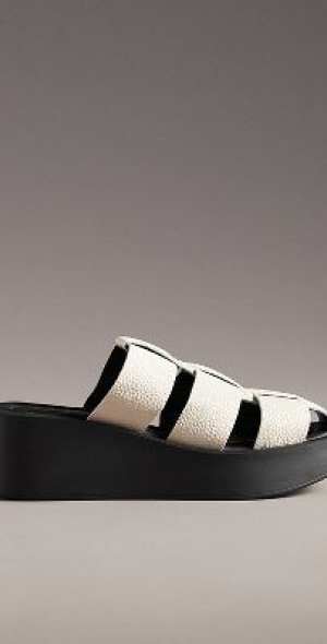 Seychelles - High Standards Platform Flats