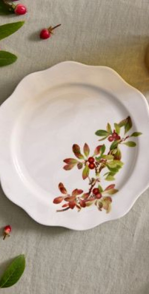 Terrain - Scalloped Berry Plate, Bearberry