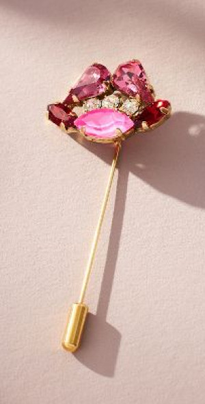 Tova - Crystal Lips Brooch