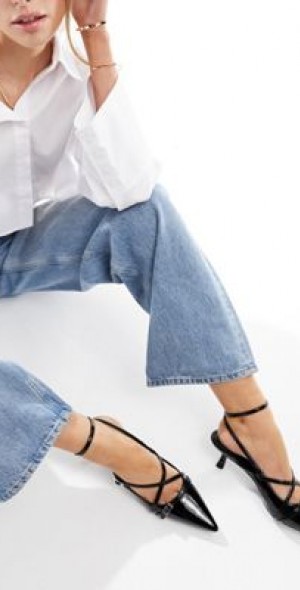 ASOS DESIGN - Scottie buckle detail kitten heeled shoes in black