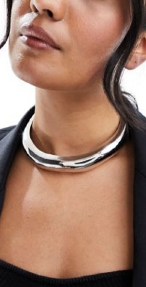 ASOS DESIGN - torque choker with wide molten design in silver tone