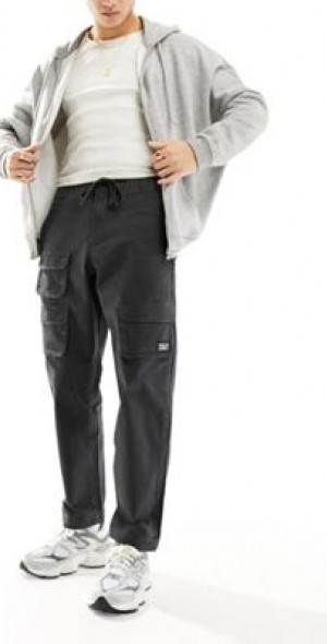 Levi's - wilder tech pants in black with pockets