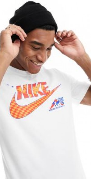 Nike - sole rally t-shirt in white
