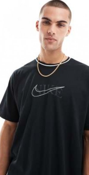 Nike - Swoosh overlay logo T-shirt in black