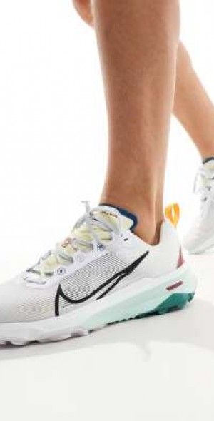 Nike Running - Kiger 9 sneakers in white, yellow and blue