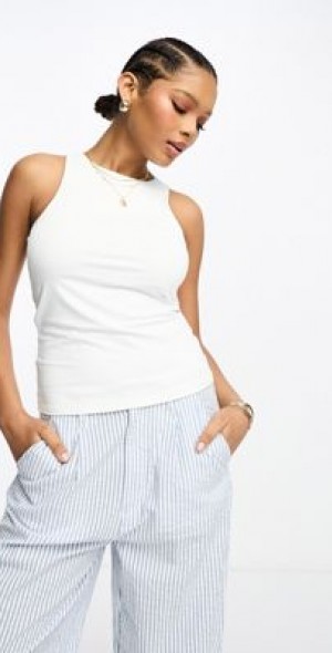 Vila - racer neck slinky tank top in white