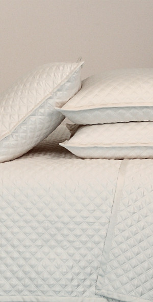 Ann Gish - Double Diamond Coverlet Set, Queen