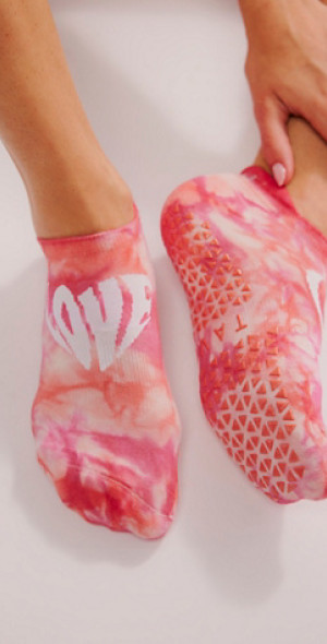 Toesox - Grip Savvy Love Tie Dye Socks