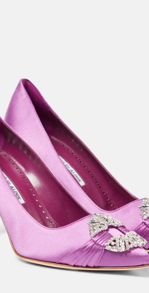 Manolo Blahnik - Maidapump embellished satin pumps