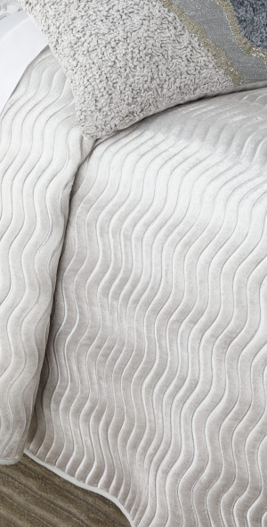 Callisto Home - Taylor Wave Quilt, Queen