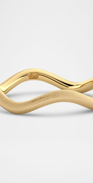 Jamie Turner - 18K Gold Curve Stacking Ring in Satin