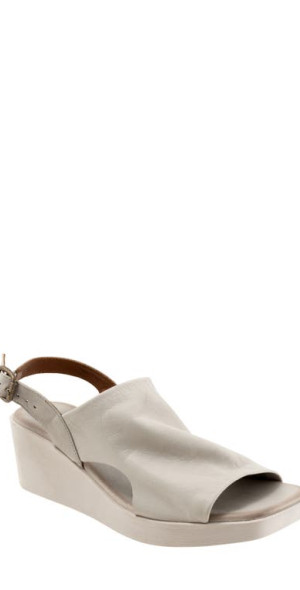 Bueno - Flynn Slingback Wedge Sandal in Tusk at Nordstrom