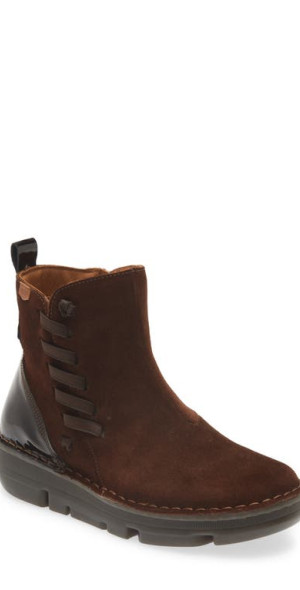 On Foot - Zen Boot in Brown at Nordstrom