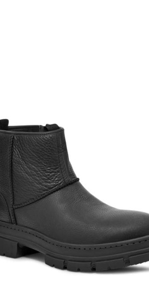 UGGr - UGG(r) Skyview Classic Waterproof Boot in Black Leather at Nordstrom