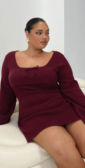 Princess Polly Curve - Sandyra Knit Mini Dress Maroon Curve