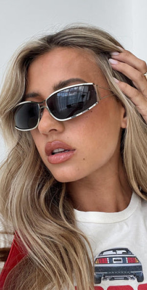 Princess Polly - Dyxon Sunglasses Black / Silver