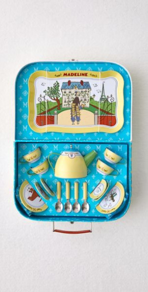 Urban Outfitters - Madeline Tin Tea Set in Yellow at